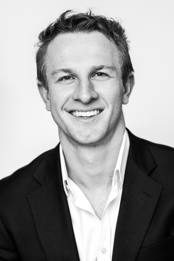 How To Take A Good Headshot Photo | Andrew Mason